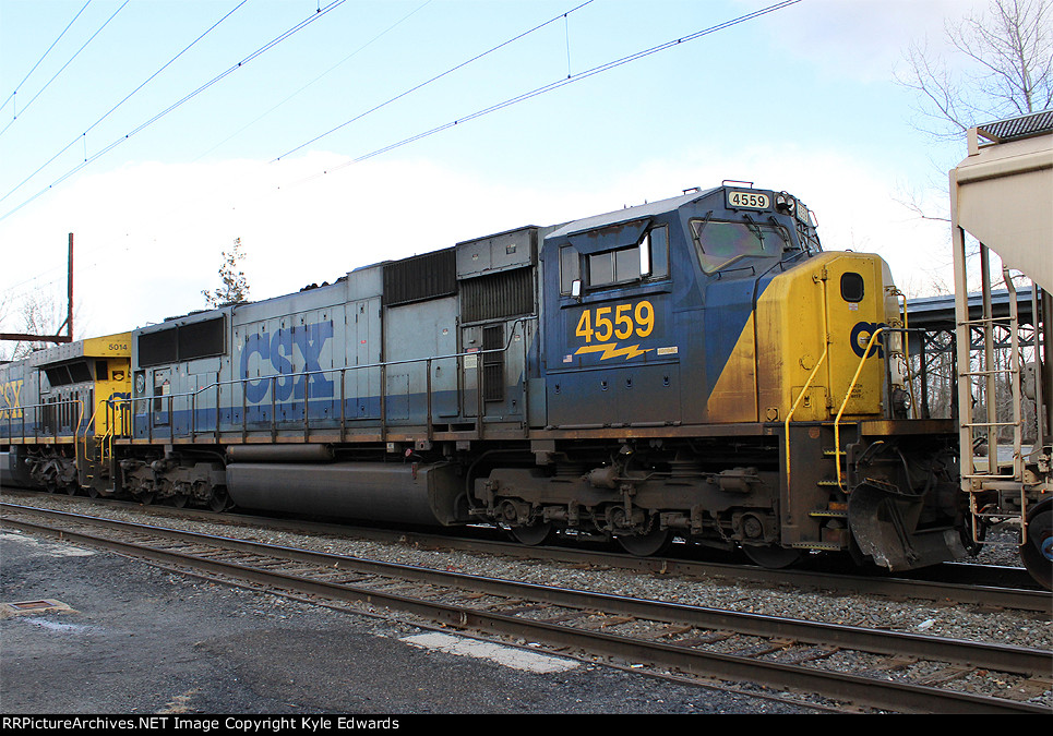CSX SD70MAC #4559 on Q438-16